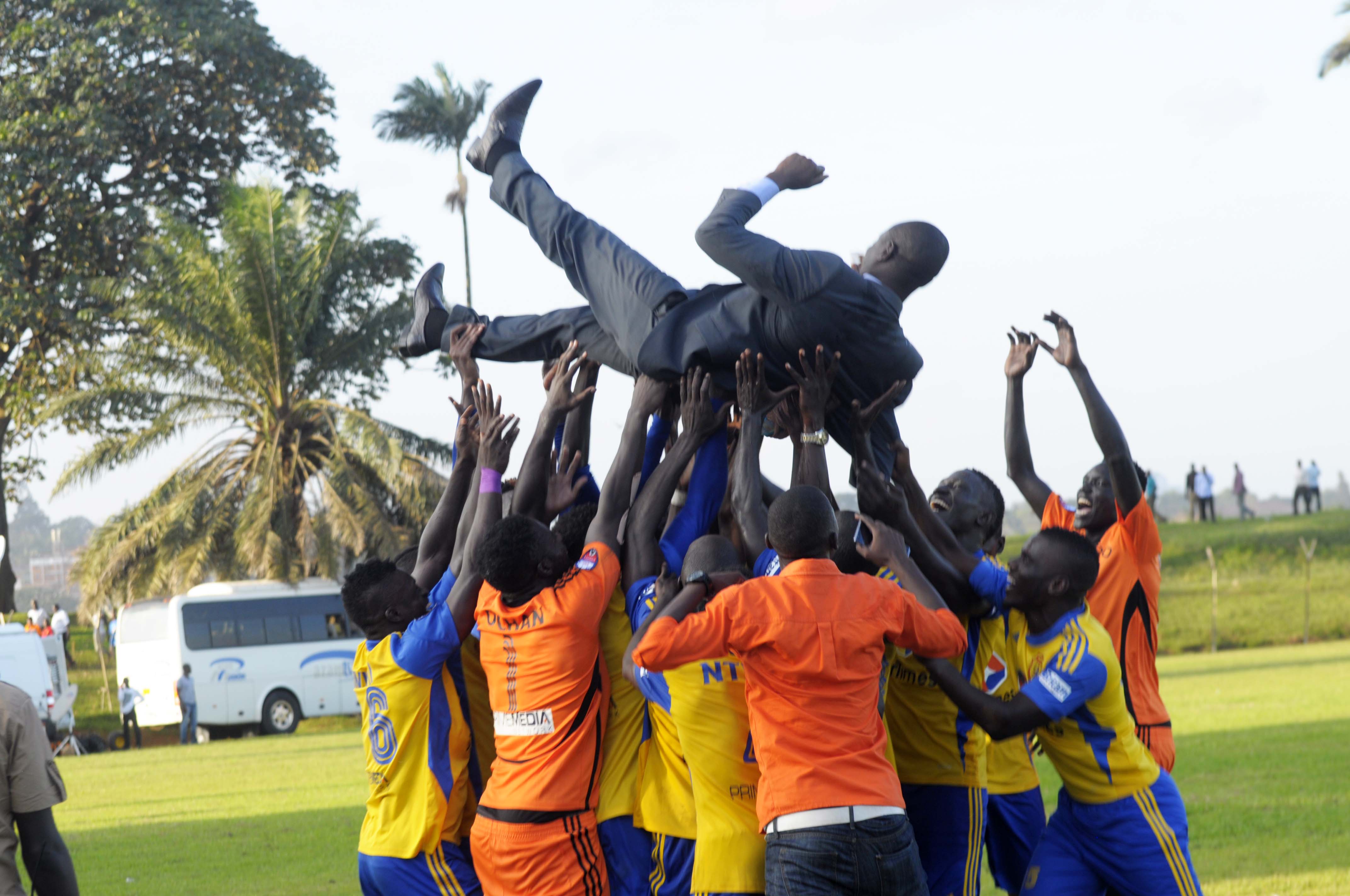 KCCA FC wins 2015/16 Azam Uganda Premier League title, to be crowned on ...